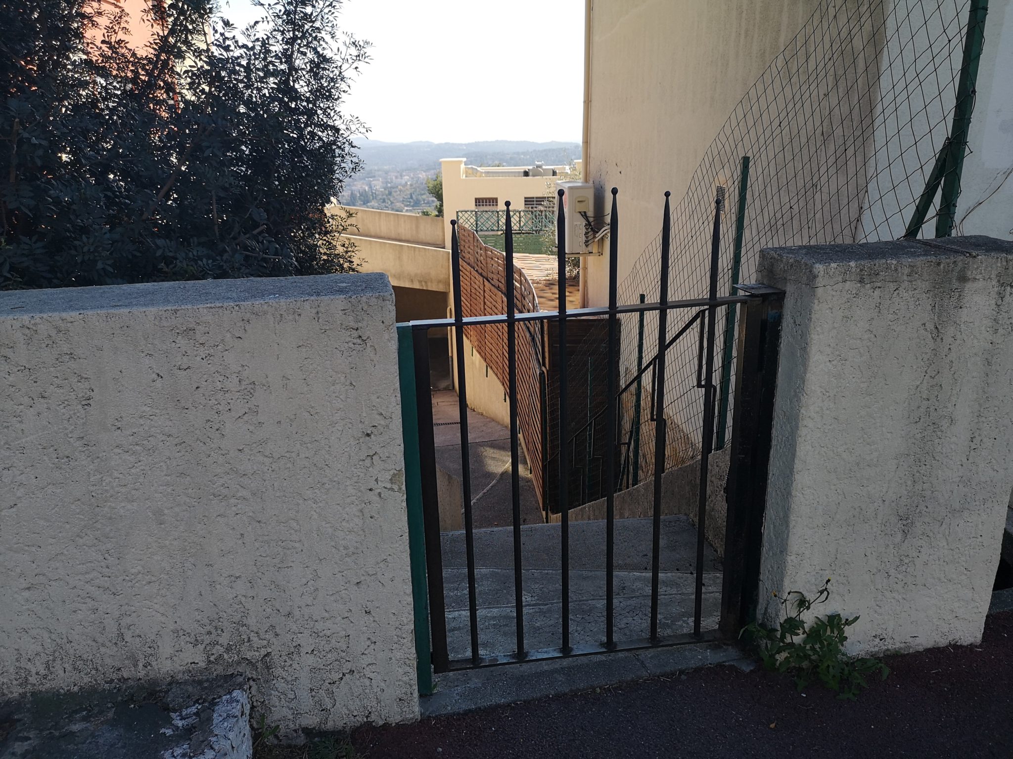 Contactez-nous | Centre de formation aux métiers des parfums, des ...